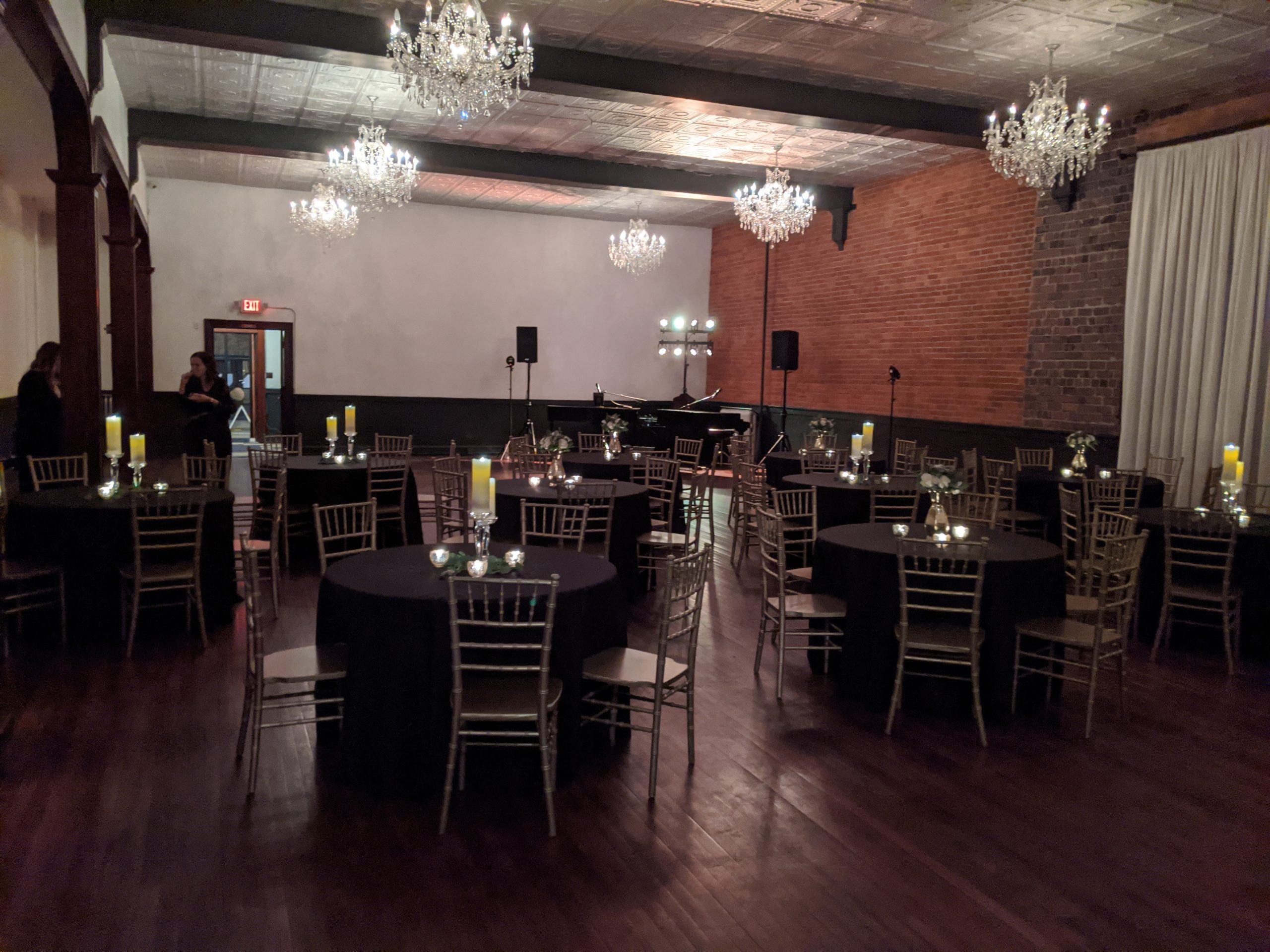 Silver Fox Elegant Ballroom Wedding Reception - Felix And Fingers ...