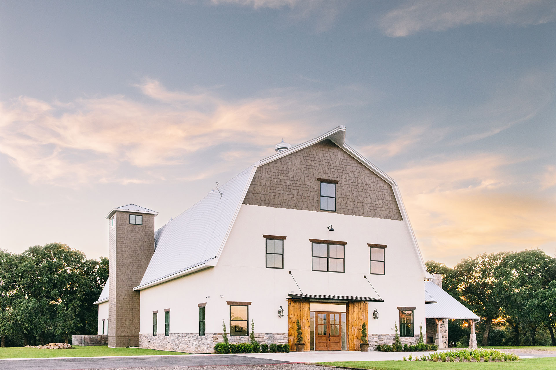 Oak & Ivy Transforms into a Snow Globe Wonderland for Felix And Fingers ...