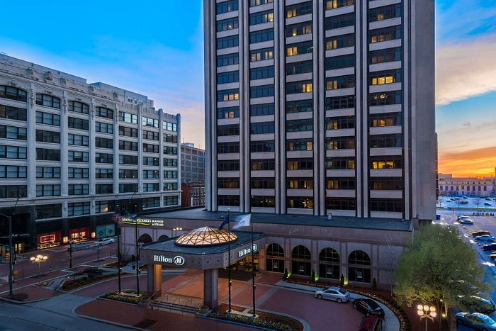A Night of Musical Magic at Hilton Indianapolis Hotel: Singalongs and ...