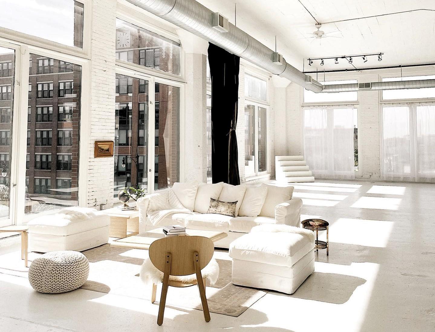 A Barbie-Themed Bash at The Studio Chicago: Felix And Fingers Dueling ...