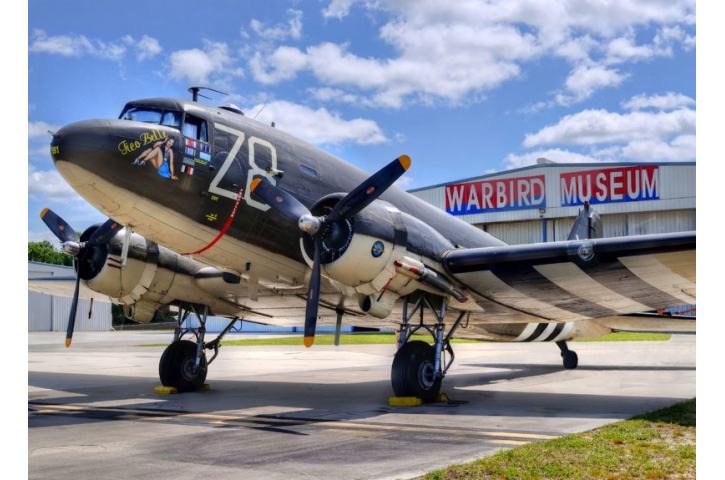 Soaring High with Dueling Pianos at Valiant Air Command, Inc. Warbird ...