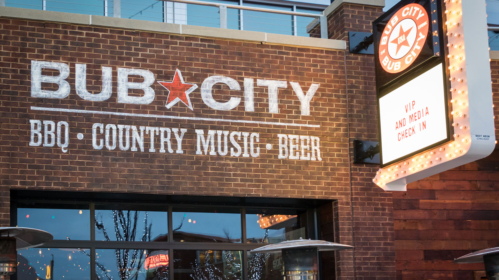 Bub City's Dueling Pianos Extravaganza: Sing-Alongs, Delicious Food, and Wild Prizes! - Felix ...