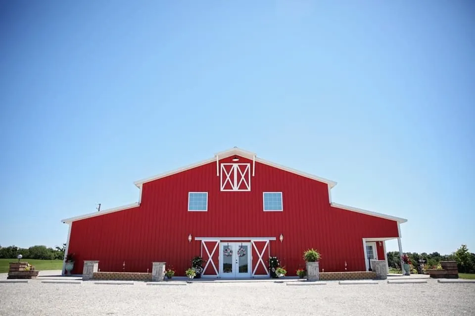 Valley View Event Center Shakes the Barn with Felix And Fingers Dueling ...