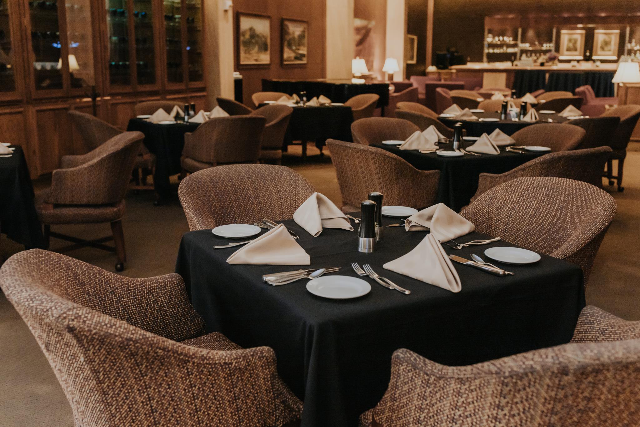 A Desert Oasis of Melody: An Unforgettable Dueling Pianos Night at the ...